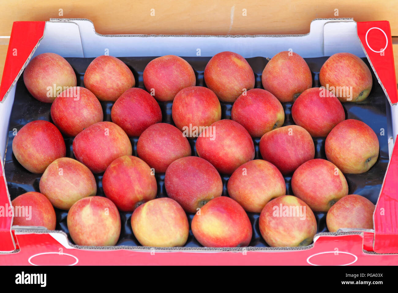 Cardboard crate hi-res stock photography and images - Alamy