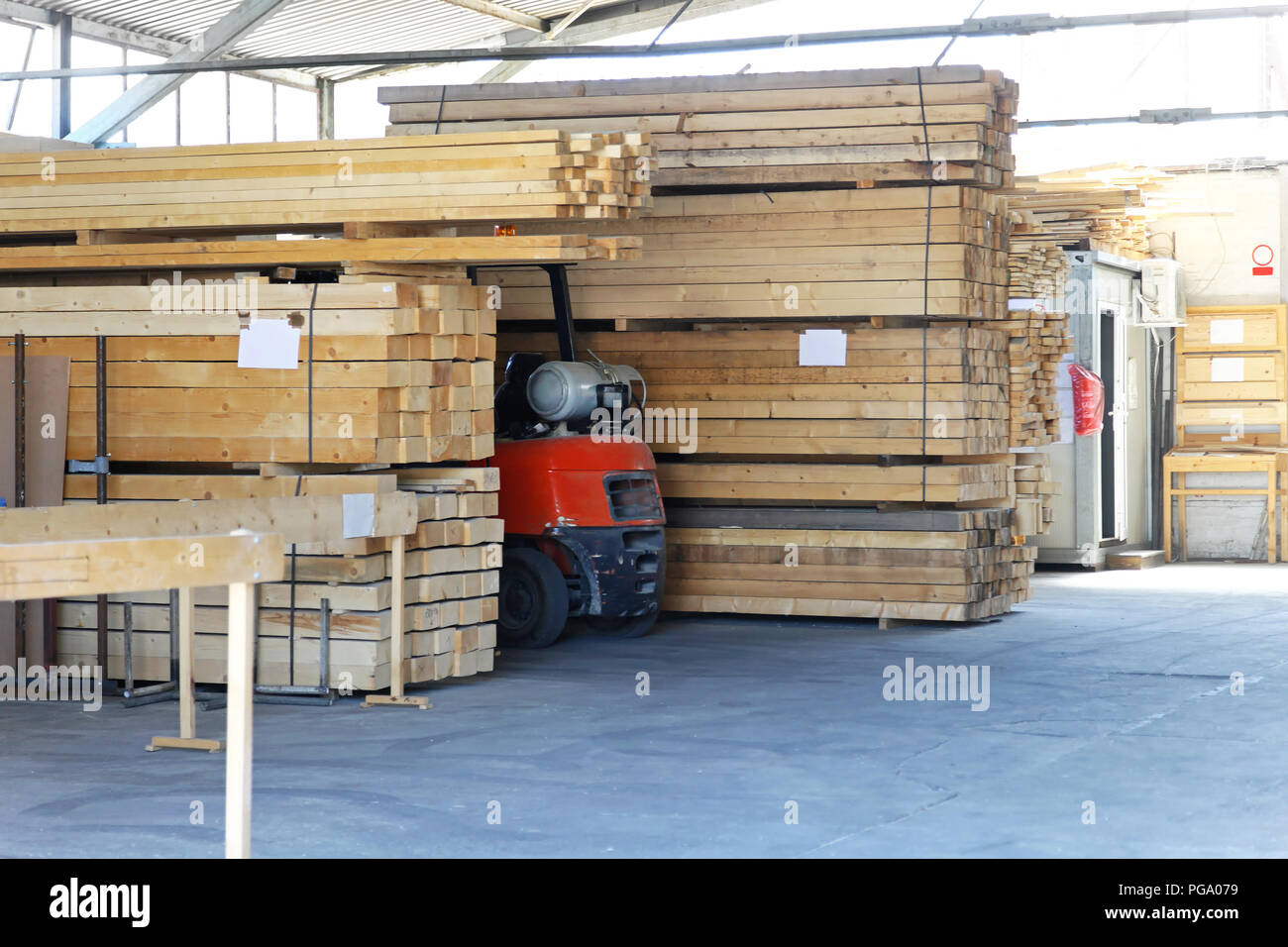 Lumber warehouse hi-res stock photography and images - Alamy