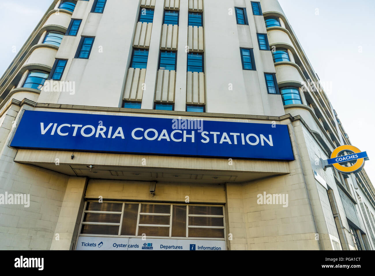 The scene victoria tube station hi-res stock photography and images - Alamy