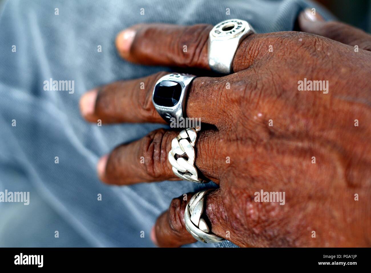 Old human hand with veins hi-res stock photography and images - Alamy