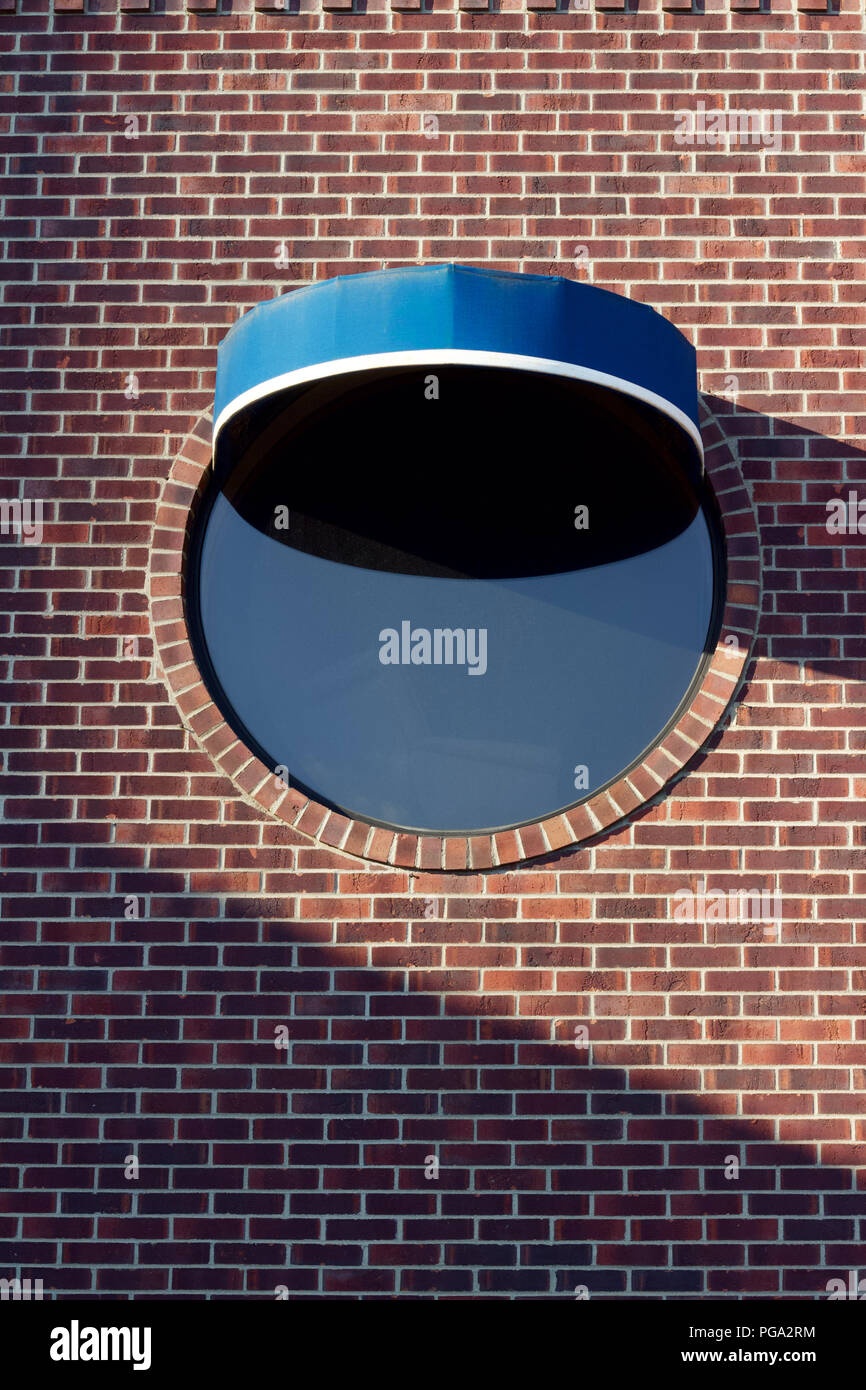 Concrete awning hi-res stock photography and images - Alamy