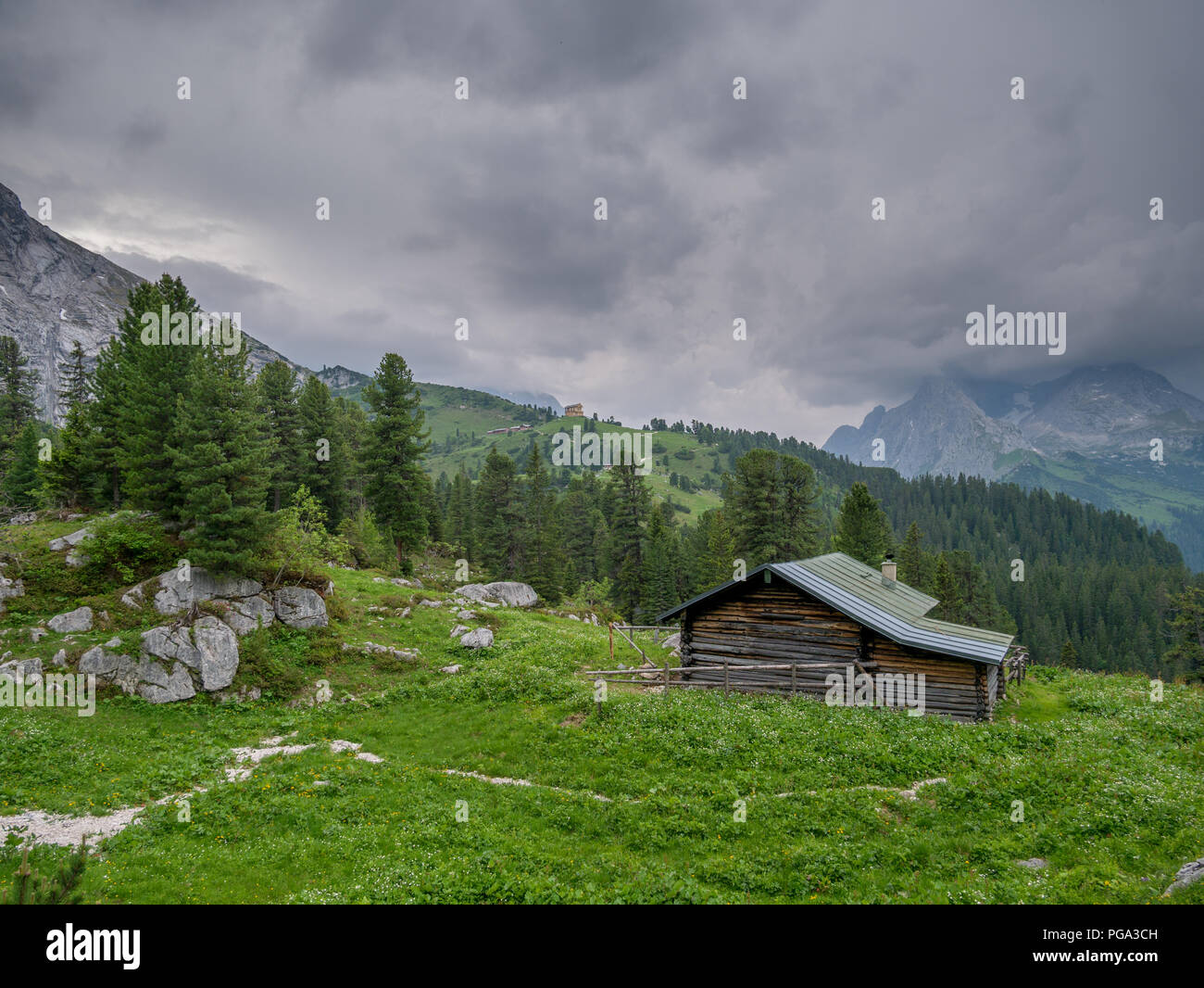 Alpine cabin in bavarian mountains hi-res stock photography and images ...