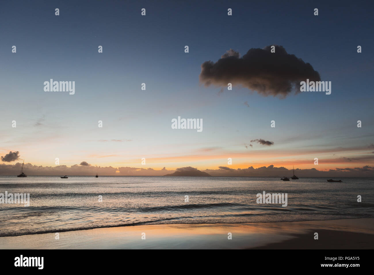 Beau vallon beach sunset hi-res stock photography and images - Alamy