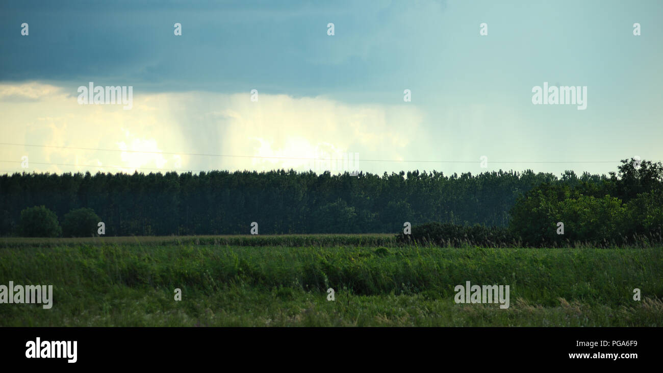 Tornado forming hi-res stock photography and images - Alamy