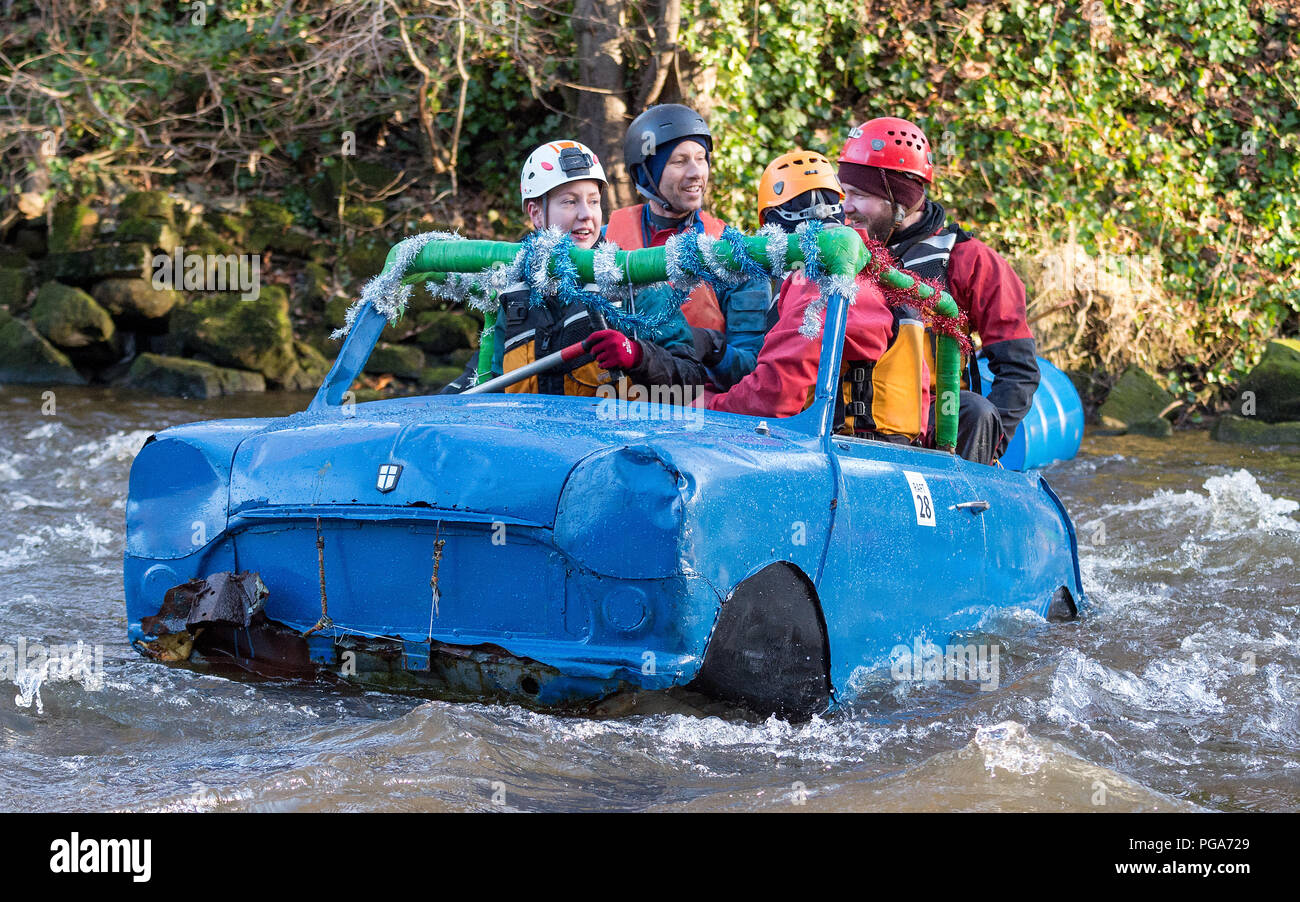 Participants In The Matlock Boxing Day Raft Race 2016 Matlock ...