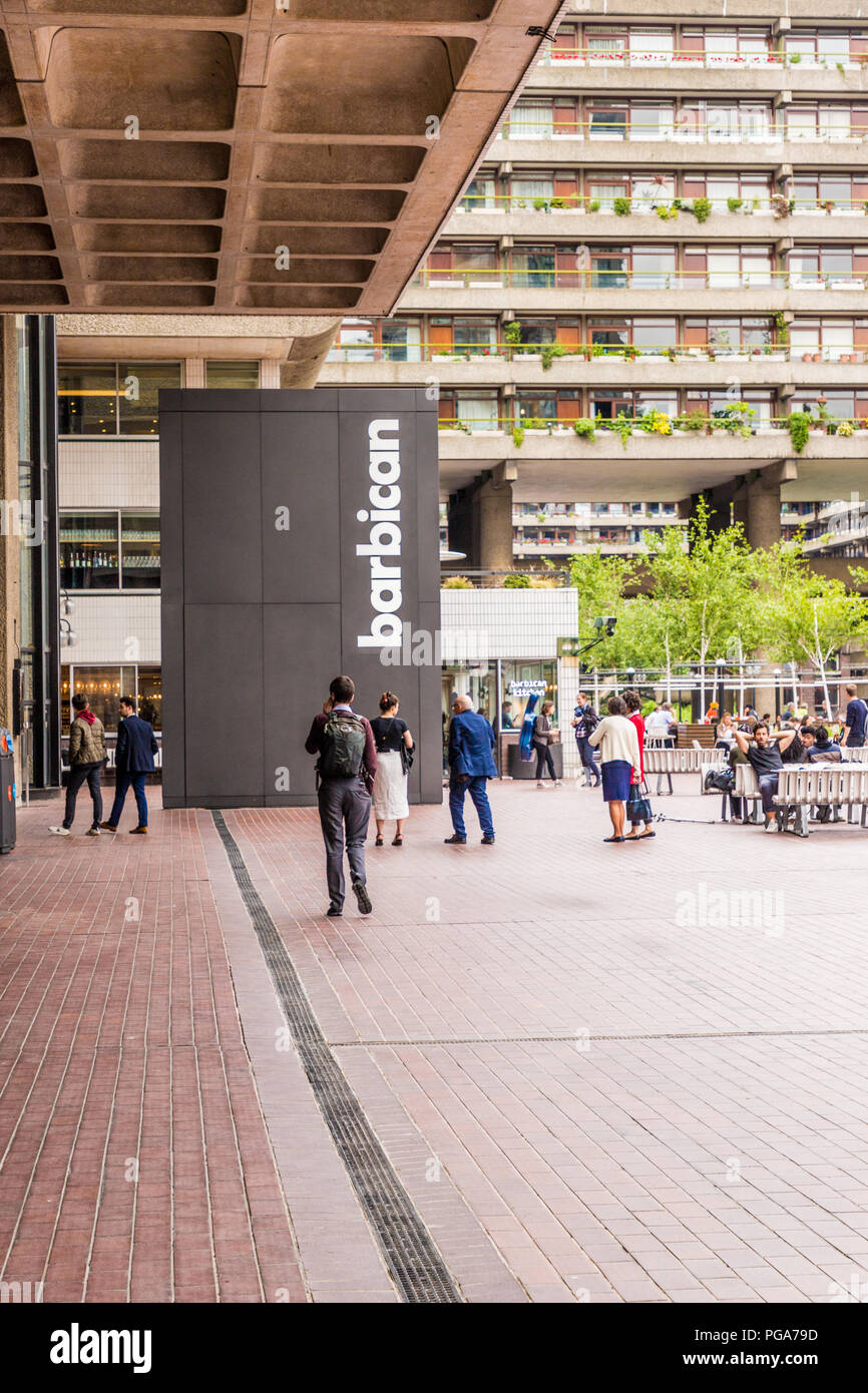 Barbican station sign hi-res stock photography and images - Alamy