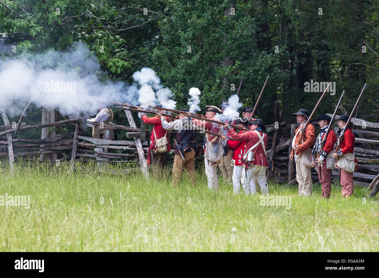 Revolutionary war uniforms hi-res stock photography and images - Alamy