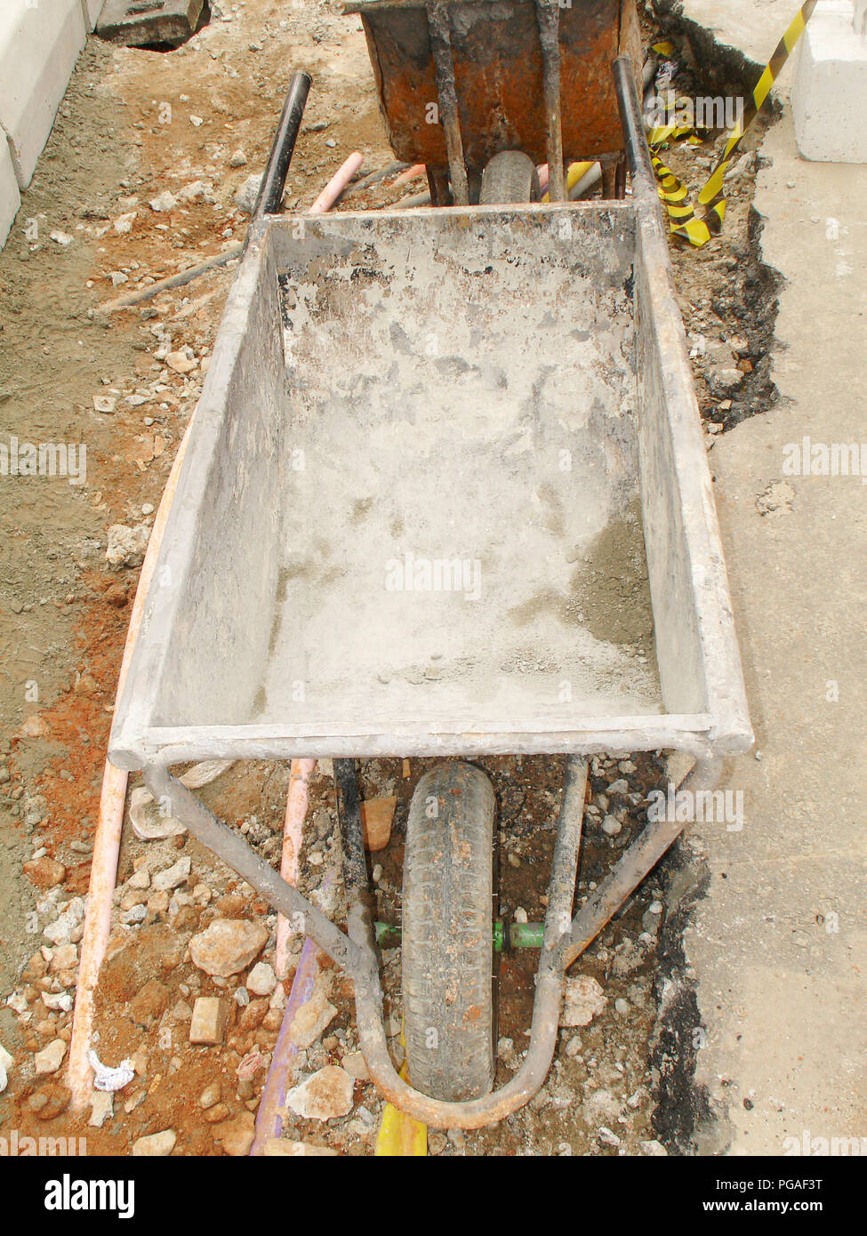 Wheelbarrow, Reform, Paulista Avenue, São Paulo, Brazil Stock Photo - Alamy