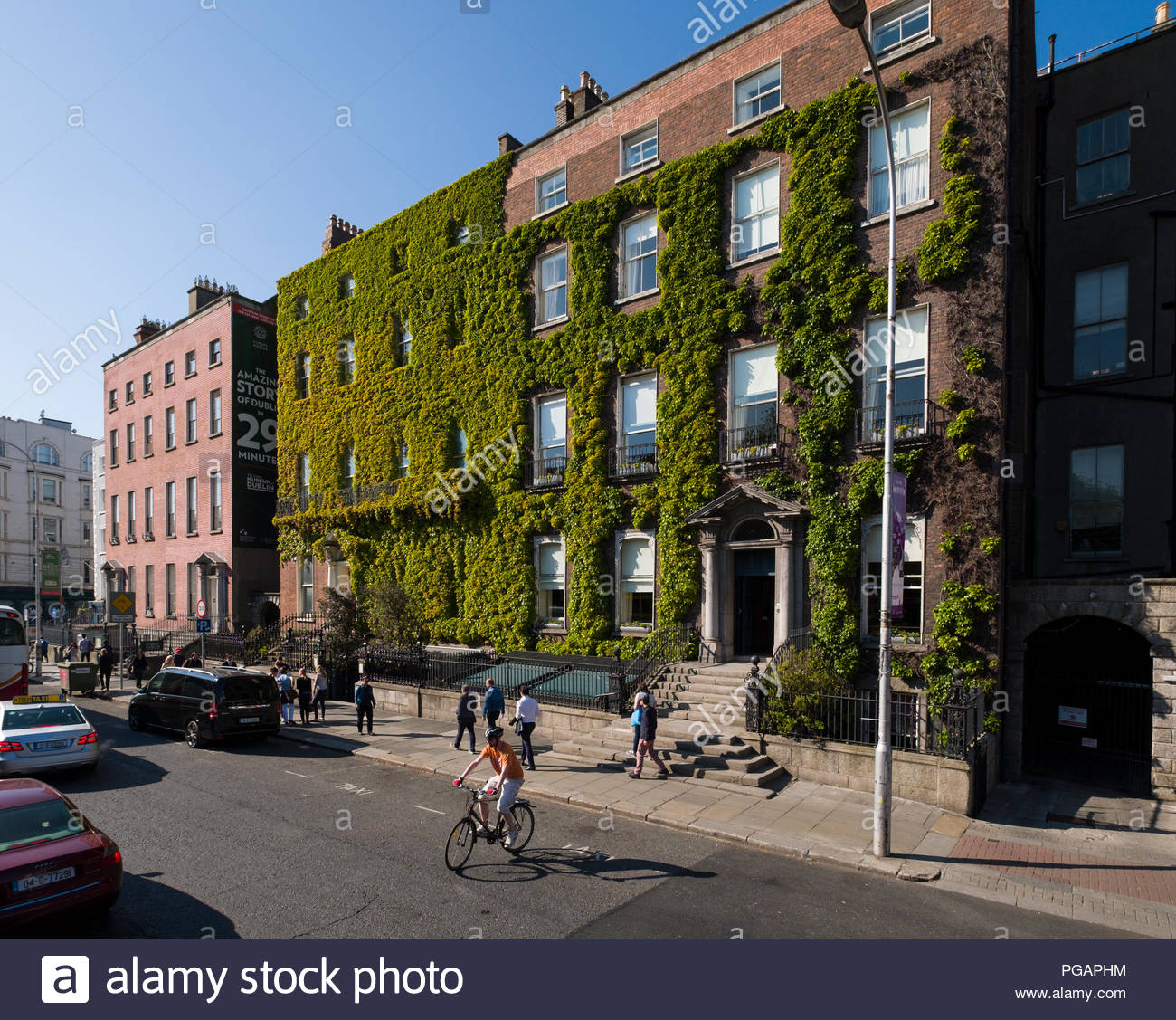 Building Ivy High Resolution Stock Photography and Images - Alamy
