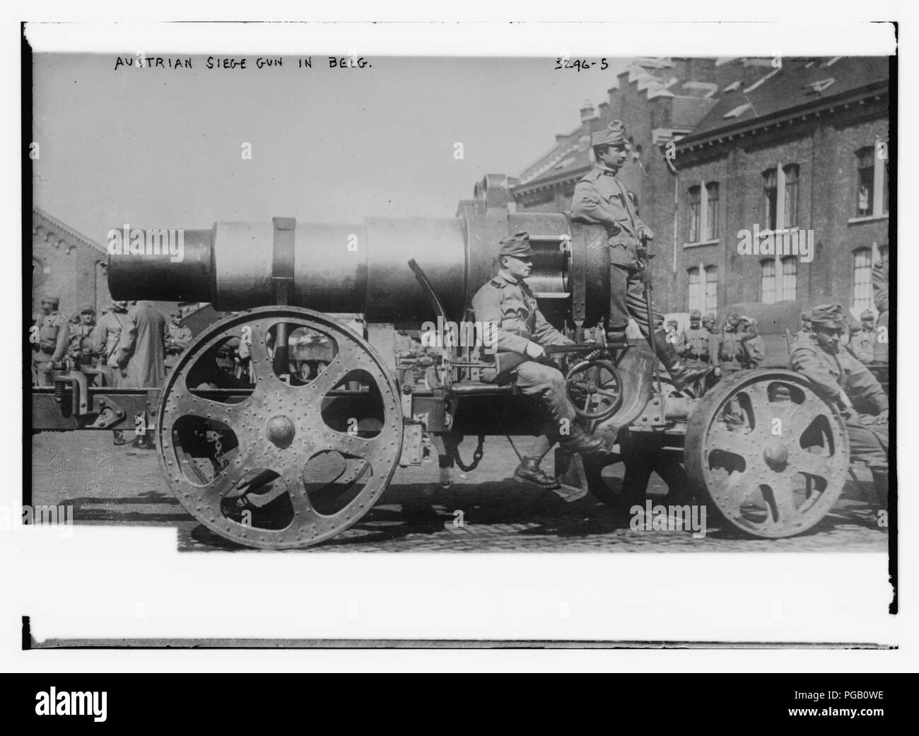 Siege gun hi-res stock photography and images - Alamy