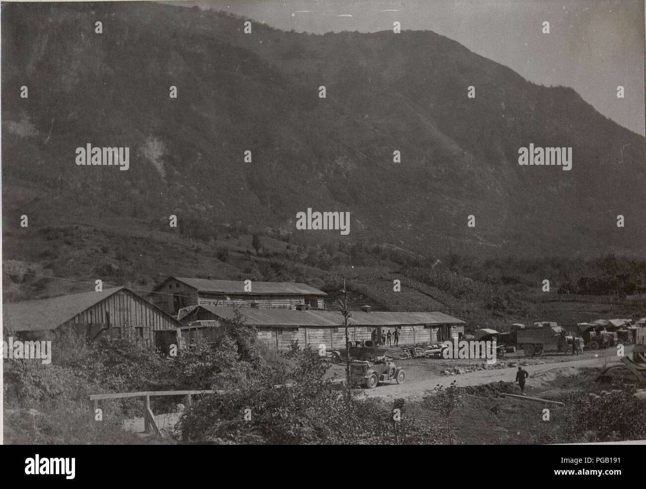 Auto Kolonne an der Isonzofront Stock Photo - Alamy