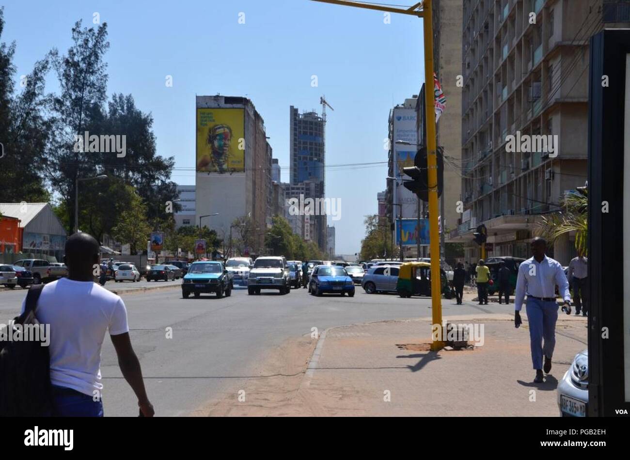 Avenida 25 de Setembro, Maputo Stock Photo - Alamy