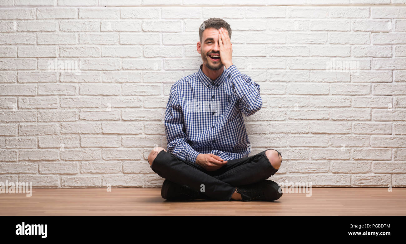 Man Peeking Over Wall Stock Photos & Man Peeking Over Wall Stock Images ...