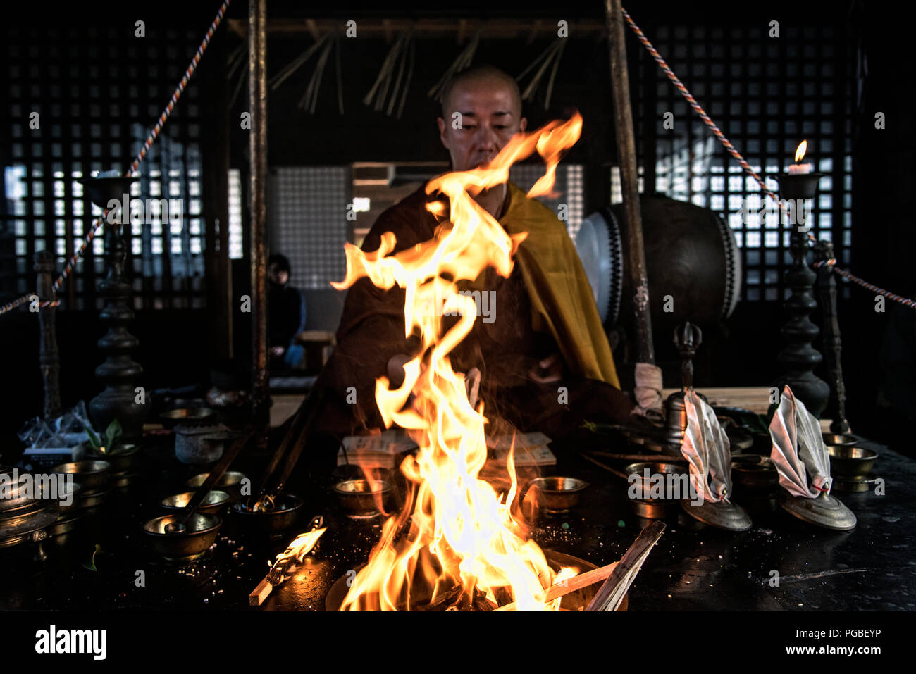 Japan buddhist monk meditating hi-res stock photography and images - Alamy