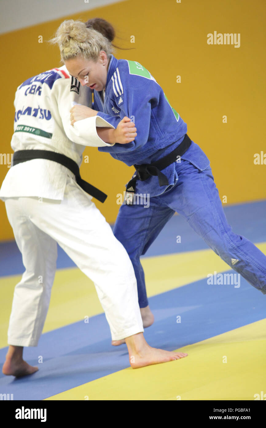 Walsall, UK, 23rd August 2018 Sally Conway (blue) & Natalie Powell ...