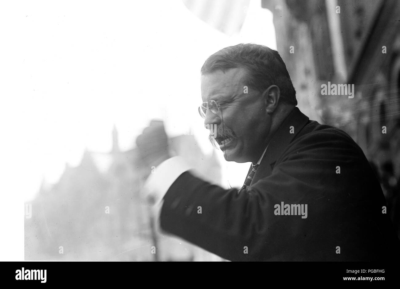 Theodore roosevelt speech hi-res stock photography and images - Alamy