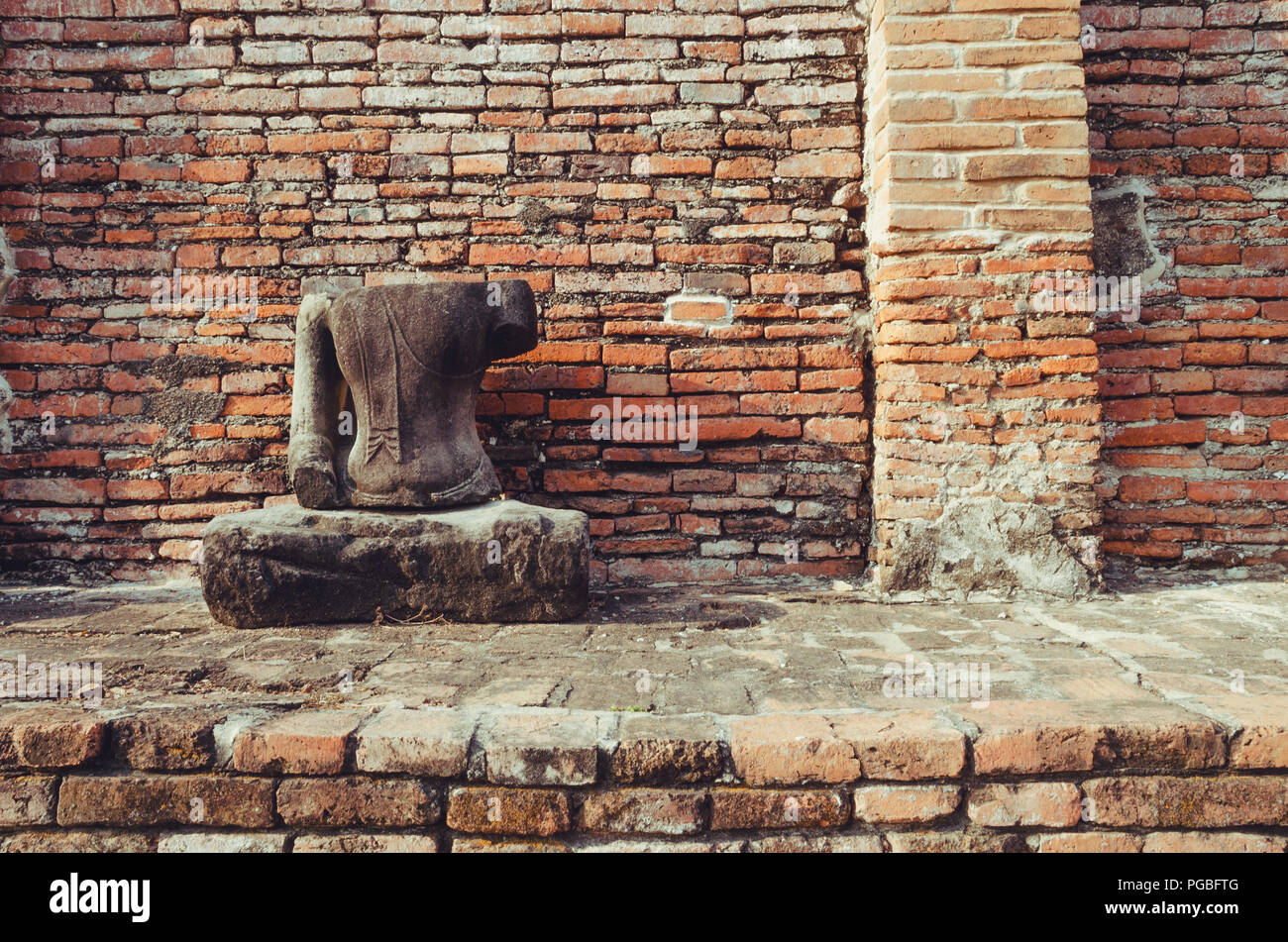 Carved stone Buddha statue; wat/temple complex in old Siam kingdom ...