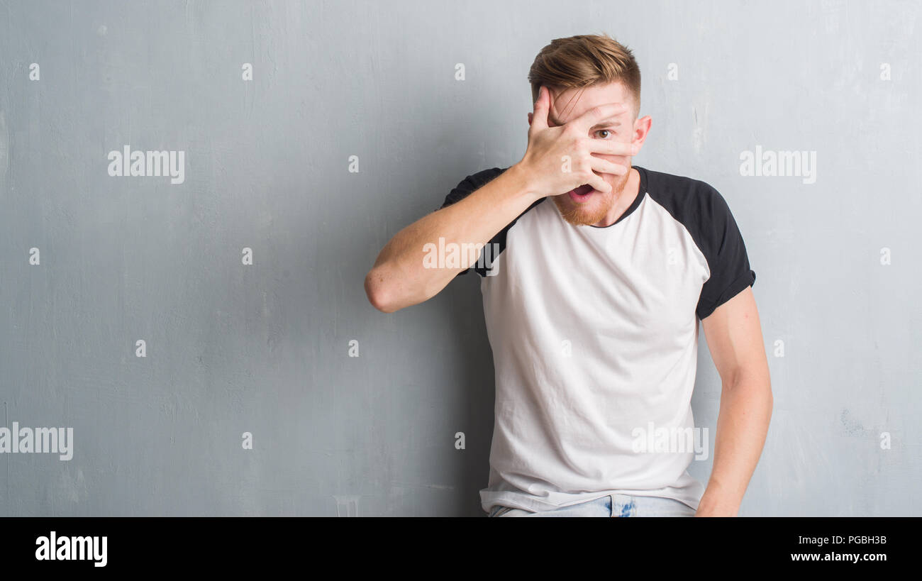 Man Peeking Over Wall High Resolution Stock Photography and Images - Alamy