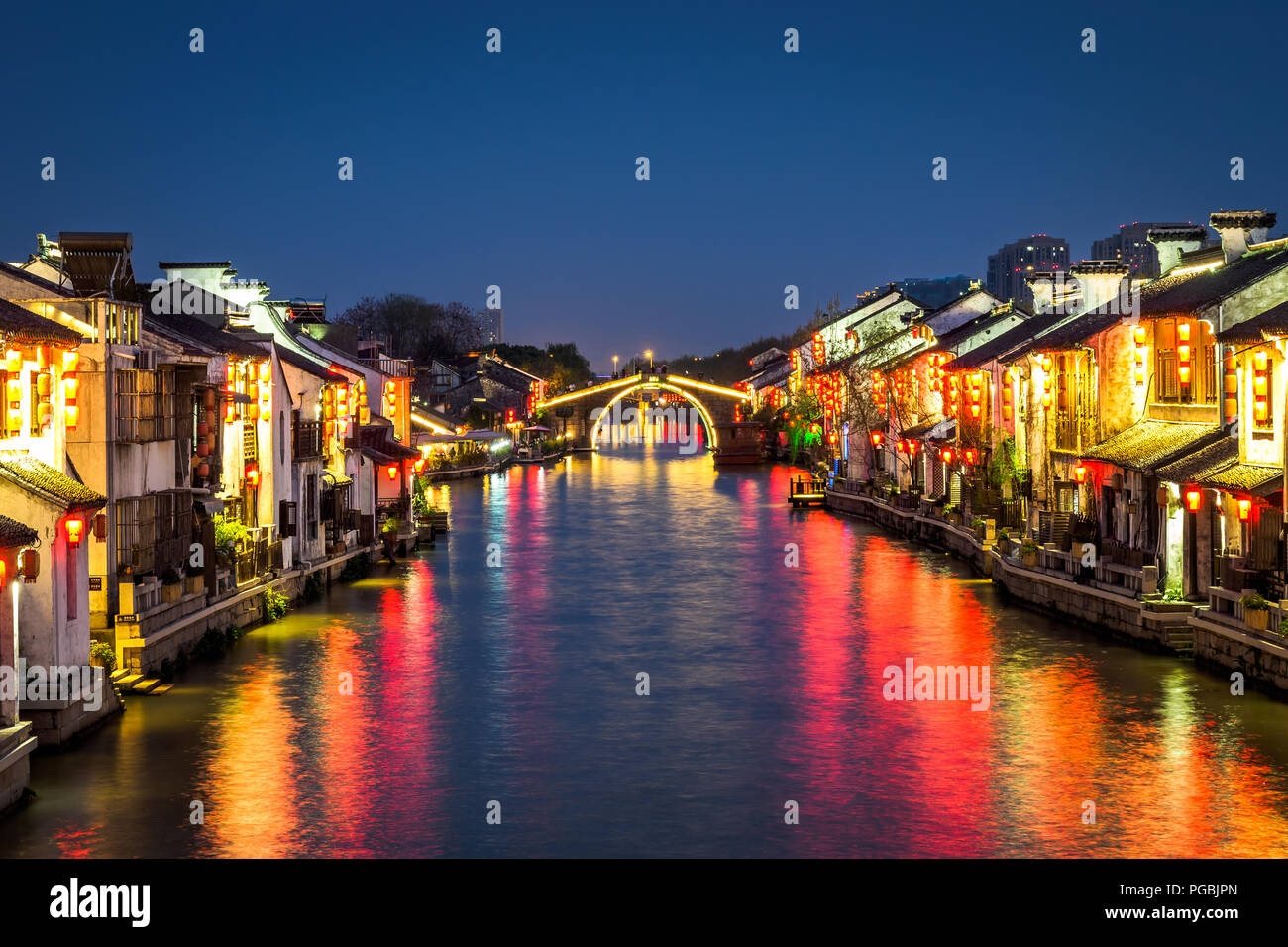 Night view of Qingming Bridge in Wuxi, China Stock Photo - Alamy