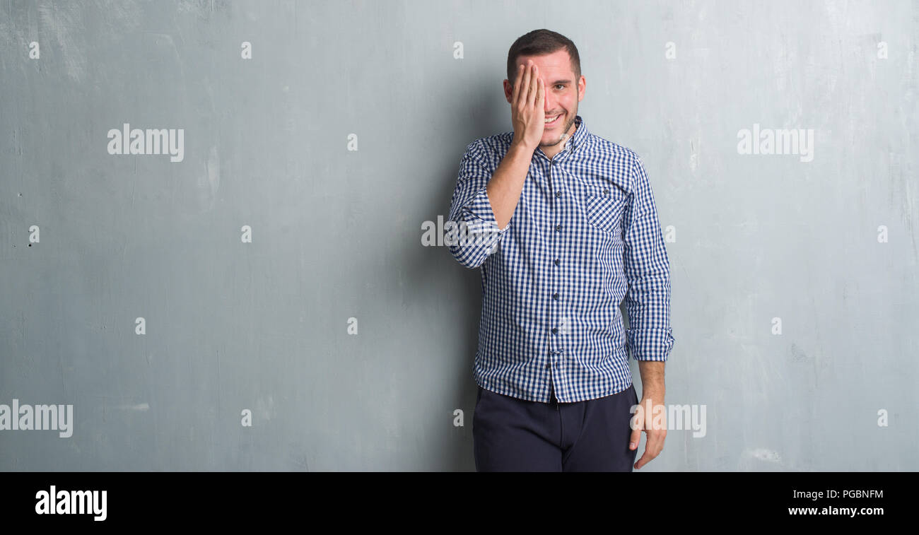 Man Peeking Over Wall High Resolution Stock Photography and Images - Alamy