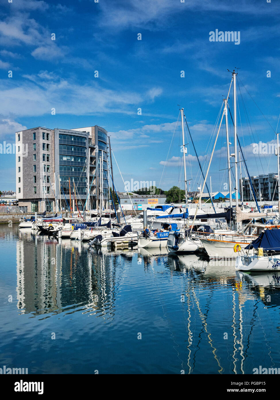Harbor pool hi-res stock photography and images - Alamy