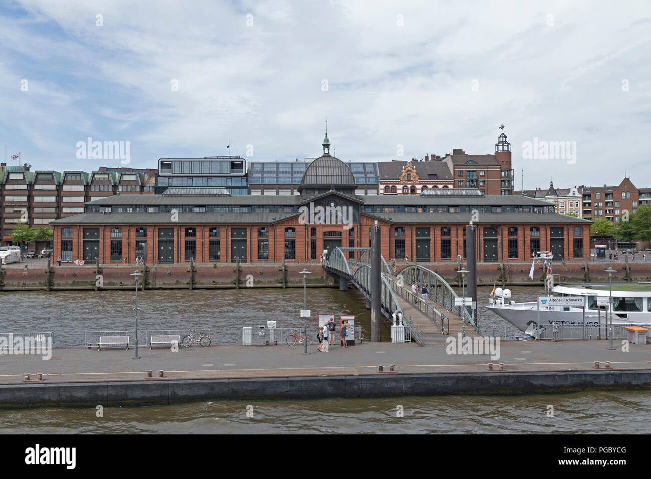 Riverside ferry terminal hi-res stock photography and images - Alamy