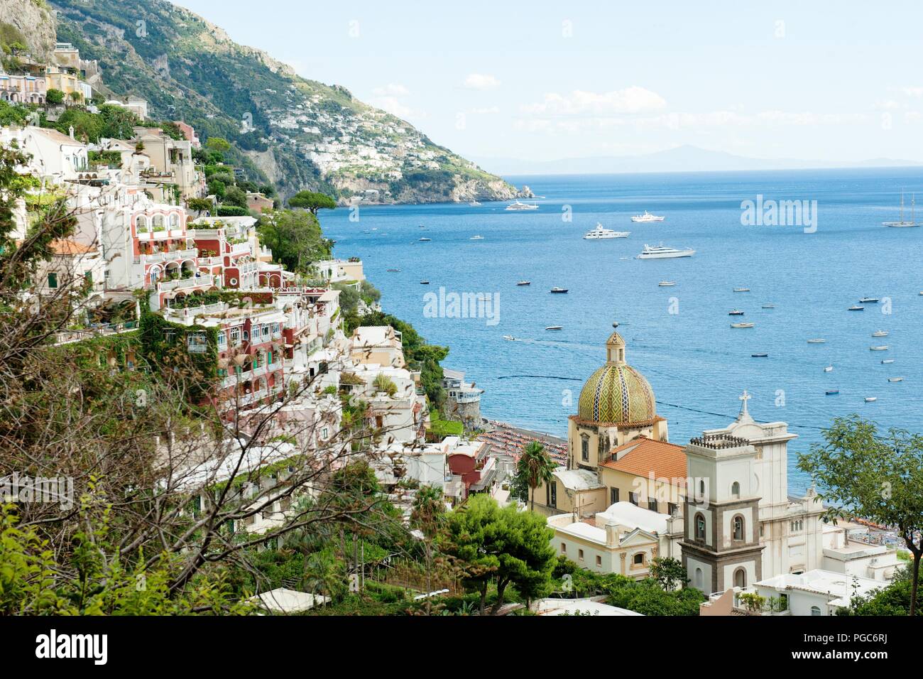 Beautiful panoramic view of the colorful Positano in the Amalfi Coast ...