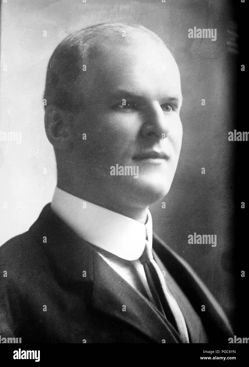 Newsworthy early 1900s hi-res stock photography and images - Alamy