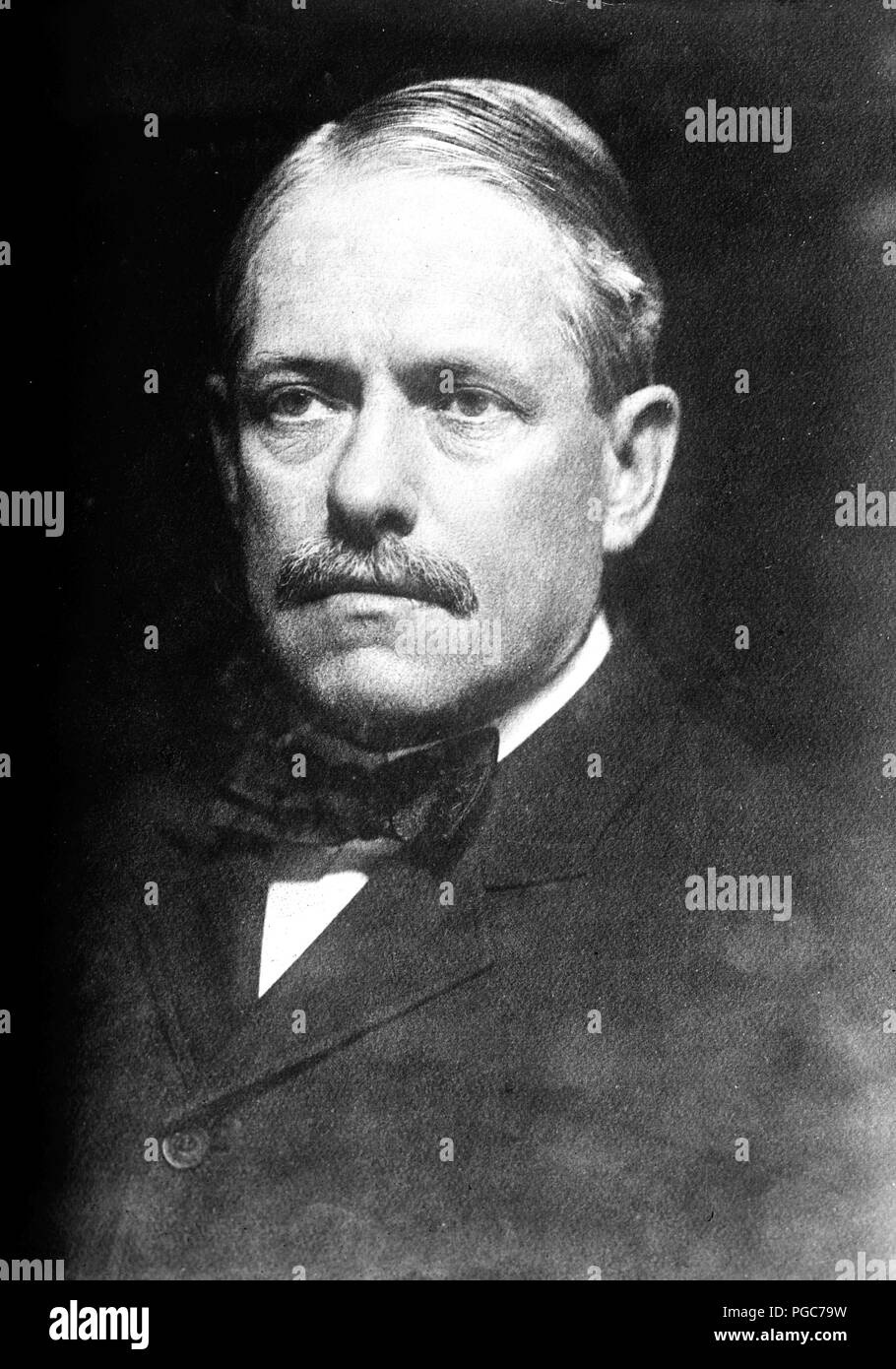 Newsworthy early 20th century Black and White Stock Photos & Images - Alamy