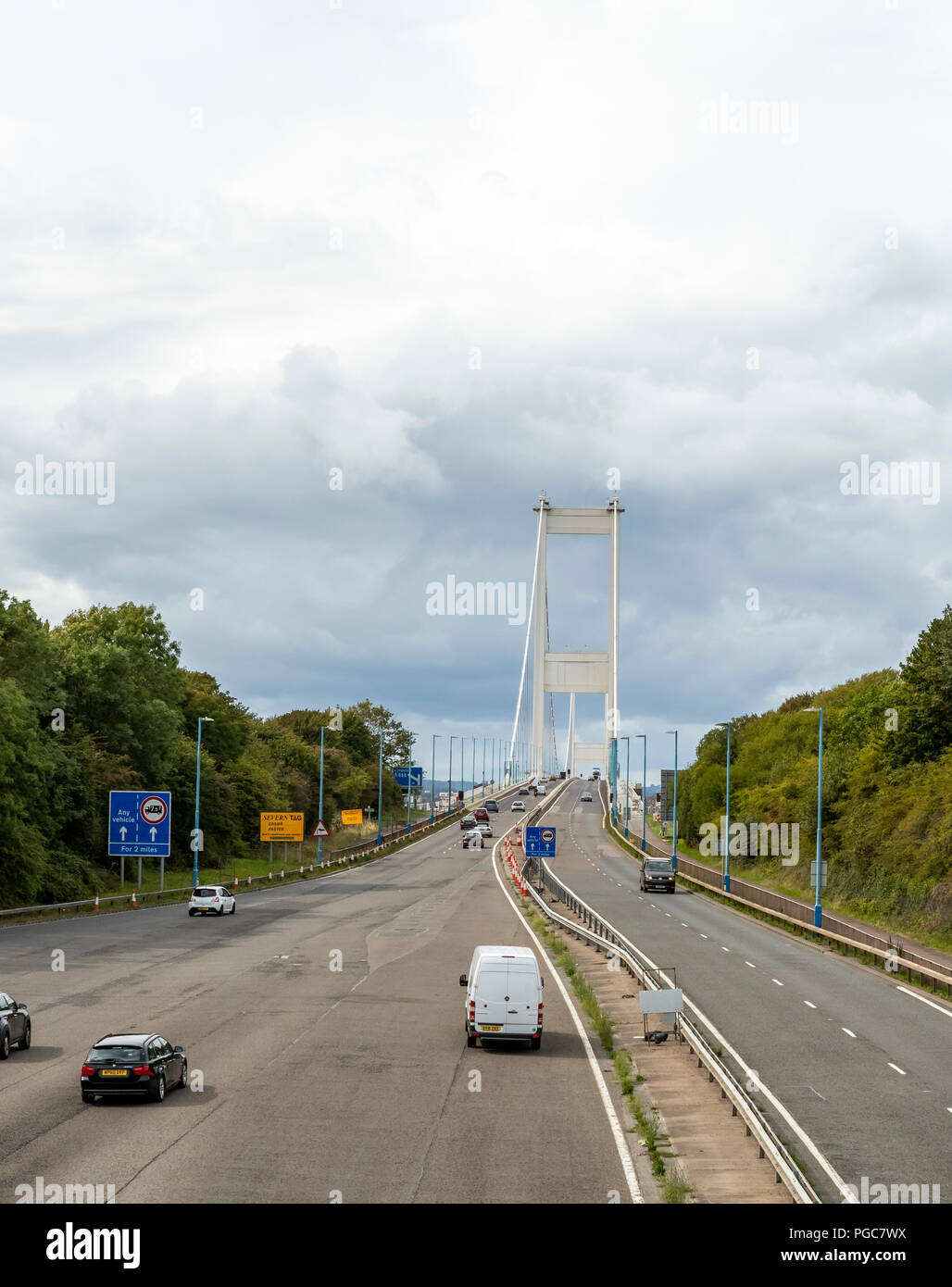 Uk border crossing truck hi-res stock photography and images - Alamy