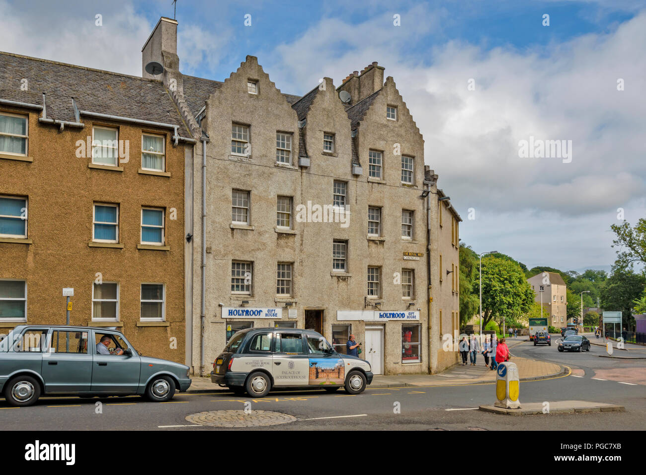 Edinburgh tenement building hi-res stock photography and images - Alamy