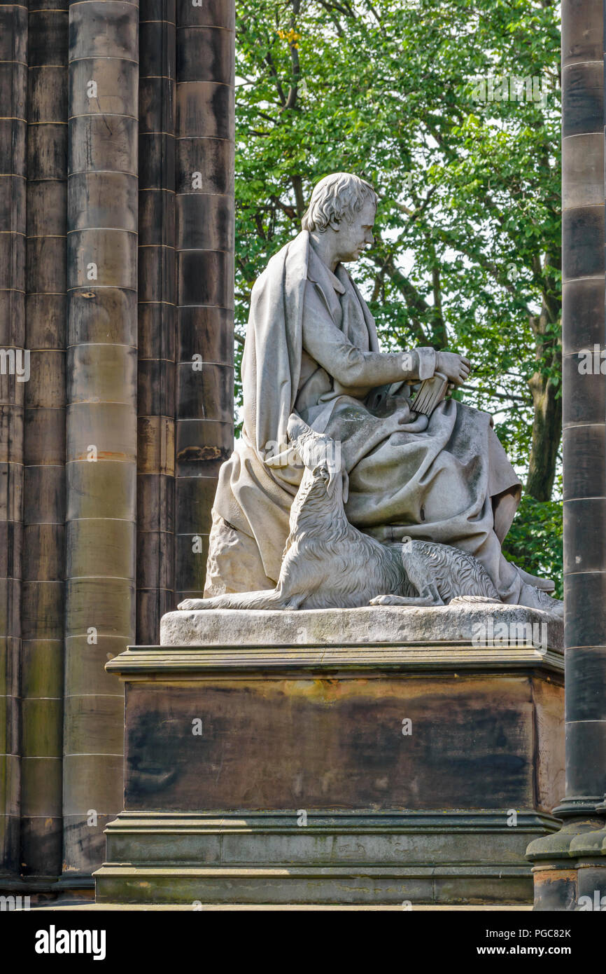 EDINBURGH SCOTLAND STATUE OF WALTER SCOTT AND HIS DOG THE SCOTT ...
