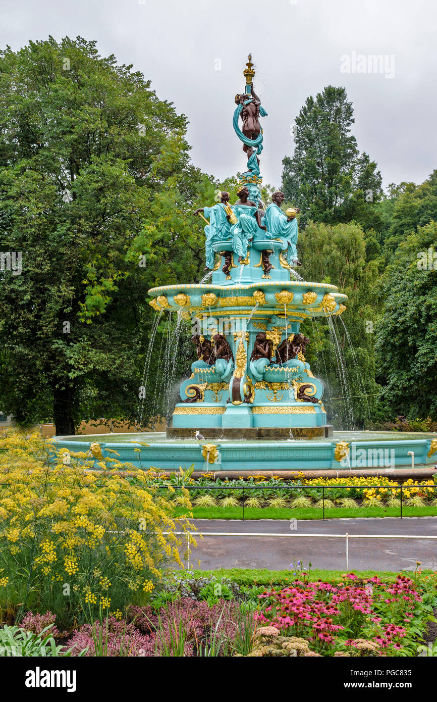 Ross fountain in west princes street gardens hi-res stock photography ...