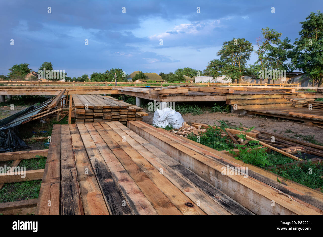 Building timber for the construction of a wooden frame house with a ...