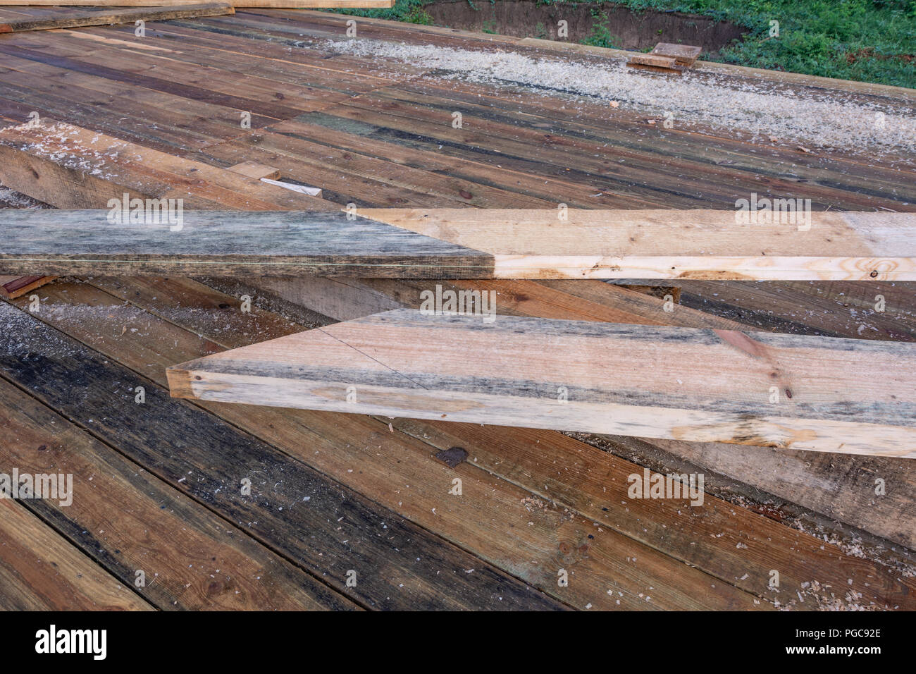 Connection of supporting wooden beams about the level, details of ...