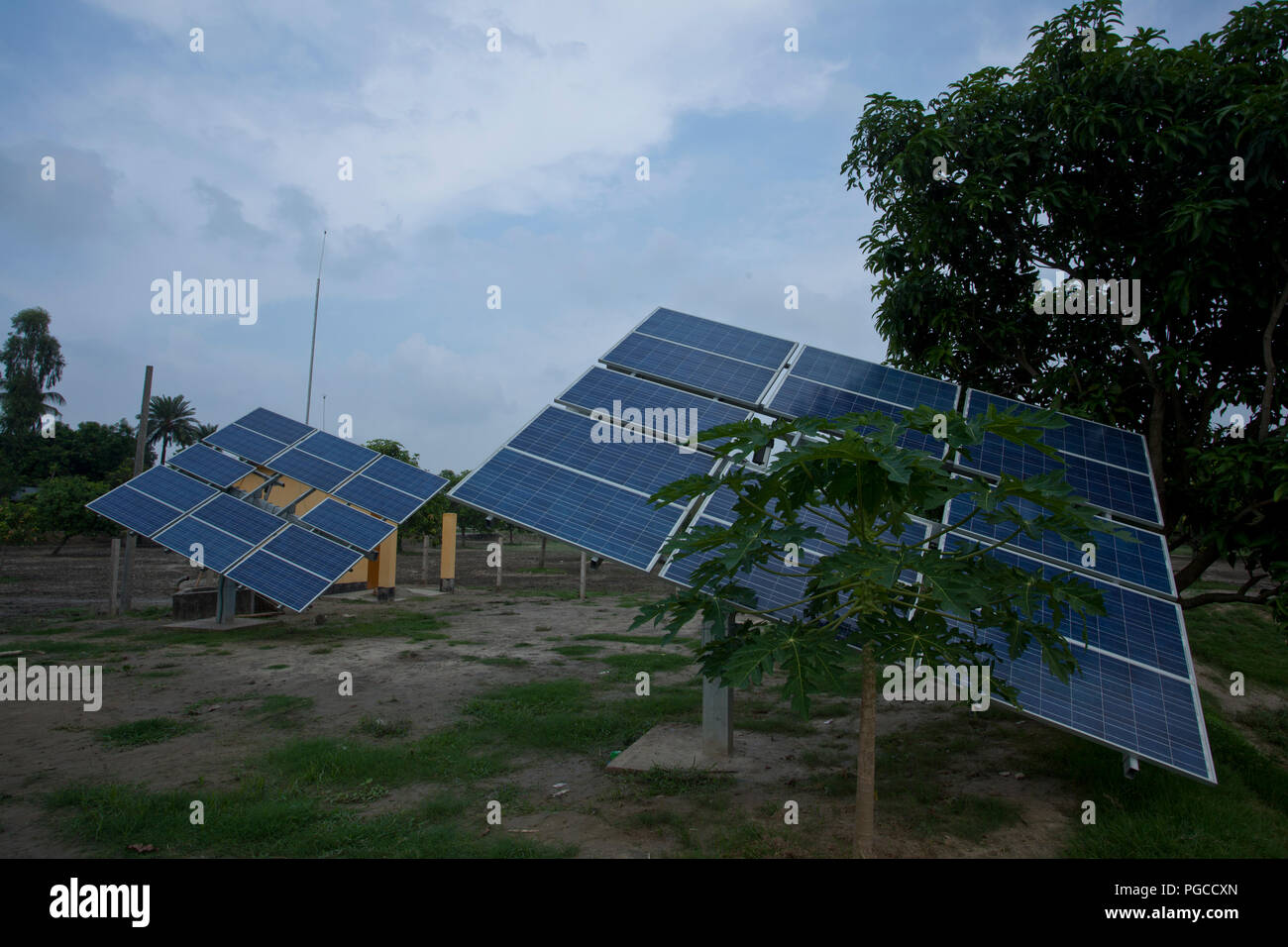 Bangladeshi solar panel hi-res stock photography and images - Alamy