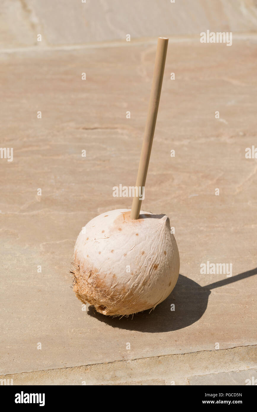 Bamboo straws hi-res stock photography and images - Alamy