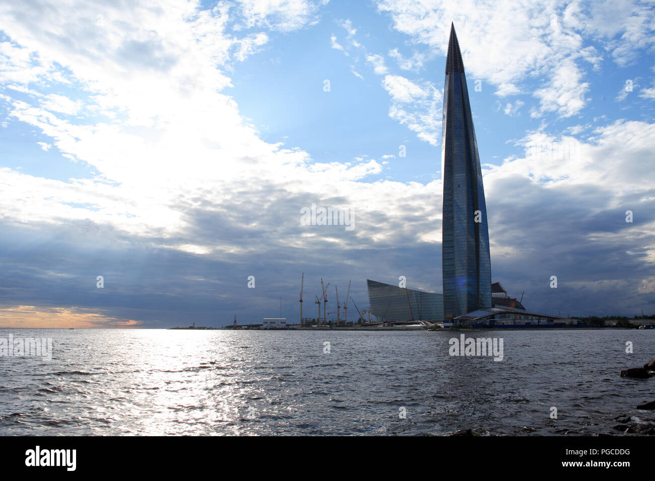 Skyscraper built structure hi-res stock photography and images - Alamy