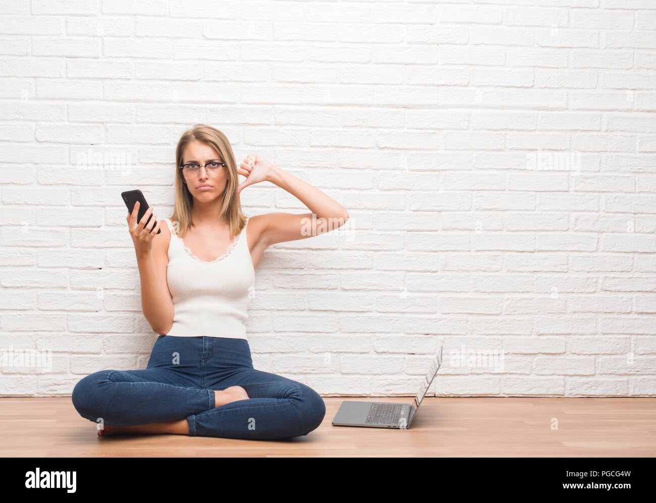 Beautiful girl sitting down showing hi-res stock photography and images ...