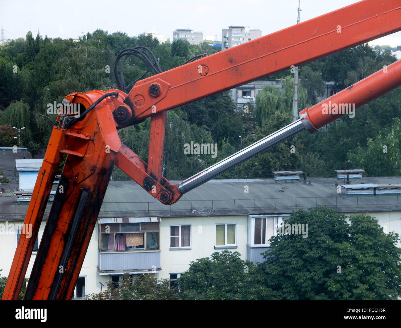 The crane cradle platform Stock Photo - Alamy