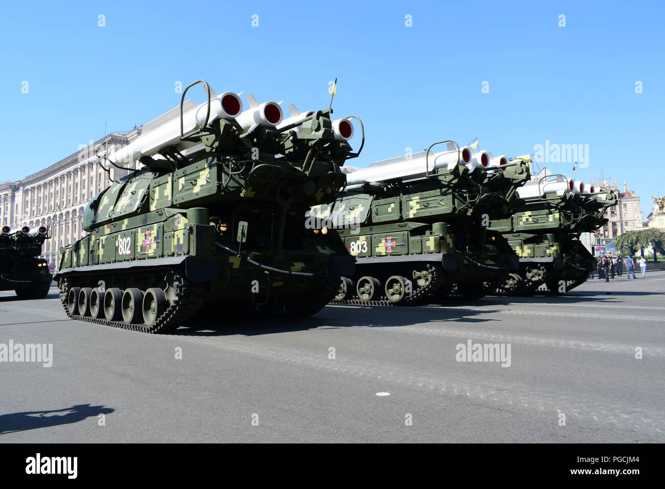 Land military parade hi-res stock photography and images - Alamy