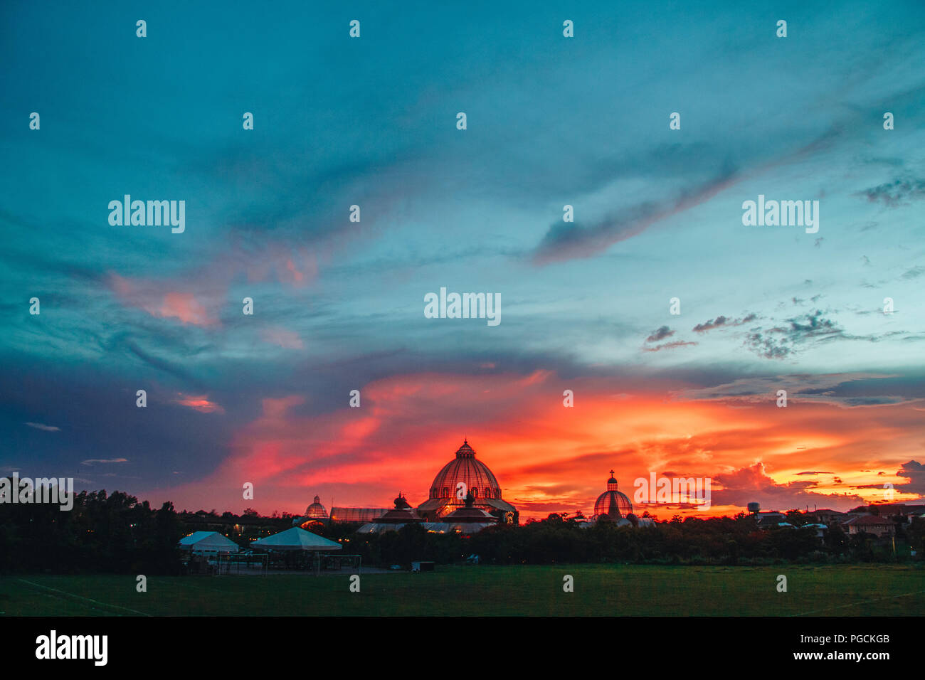 Minimal sunset landscape hi-res stock photography and images - Alamy