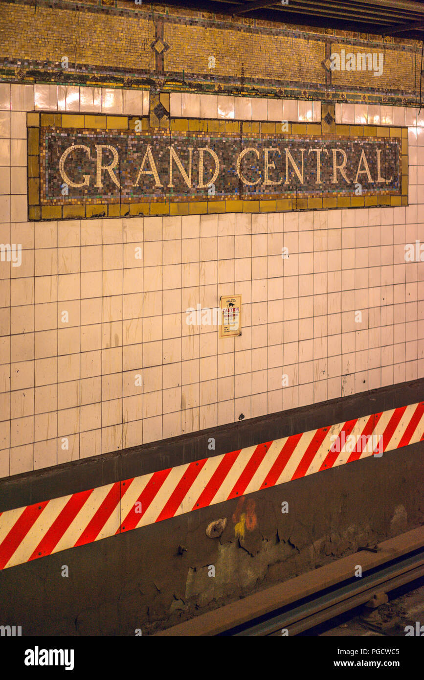 Central Line Sign High Resolution Stock Photography and Images - Alamy
