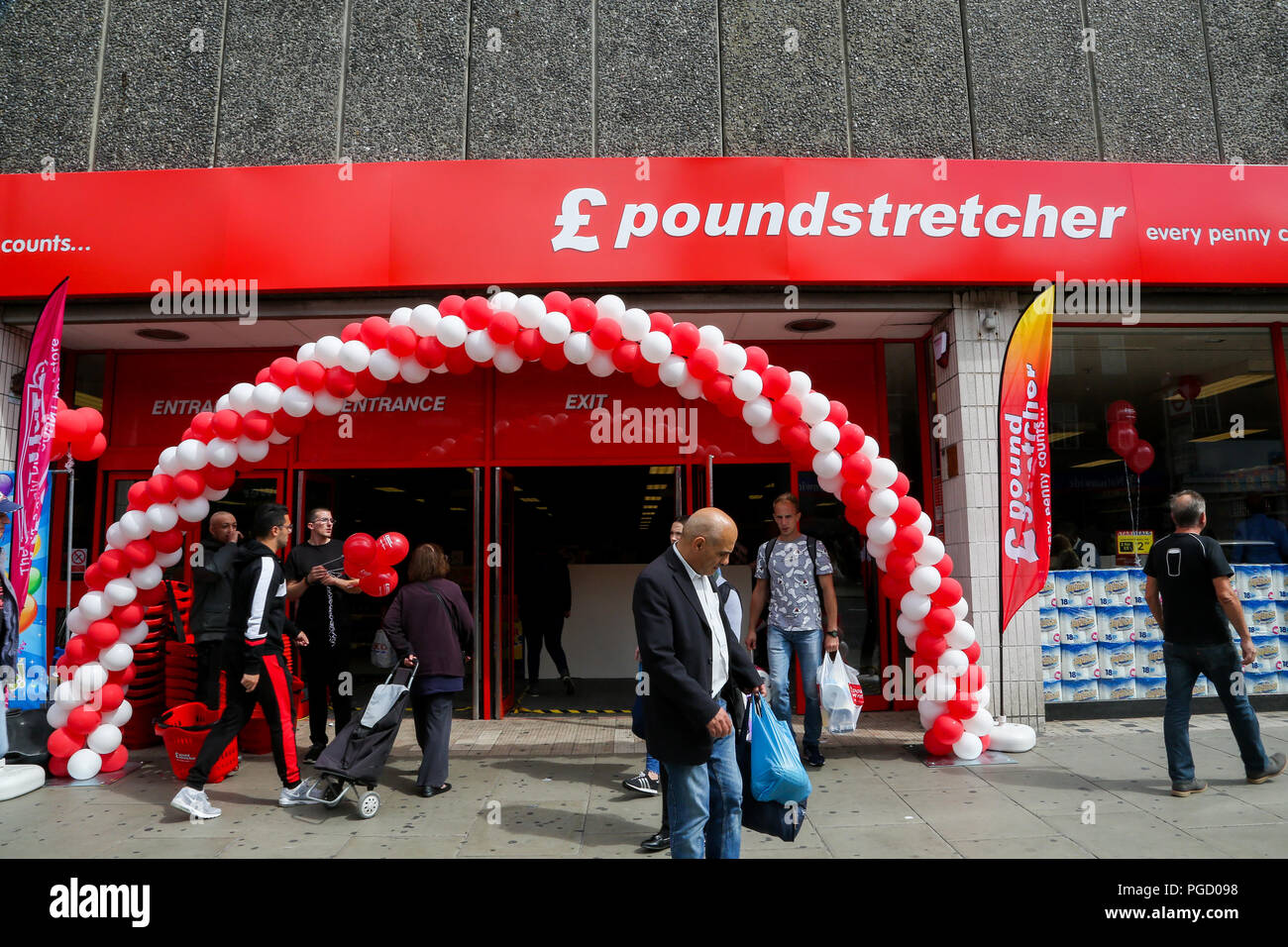 New branch of poundstretcher hi-res stock photography and images - Alamy