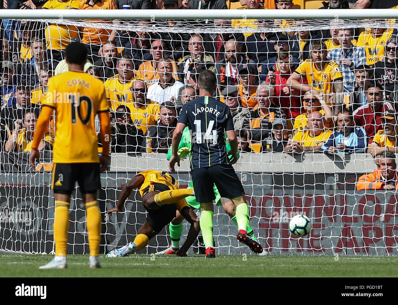 Wolverhampton wanderers team hi-res stock photography and images - Alamy