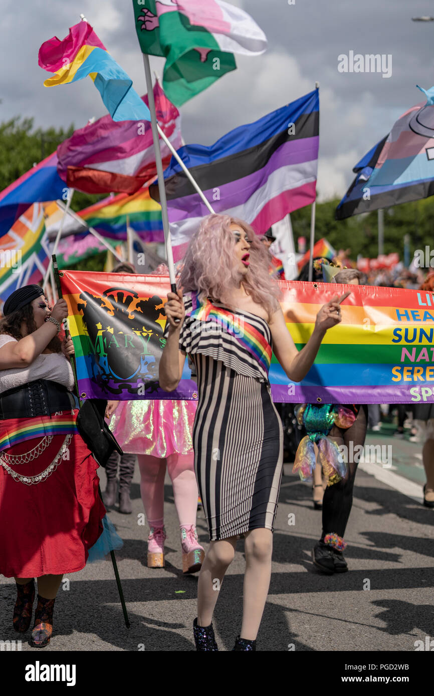 Drag queen community hi-res stock photography and images - Alamy