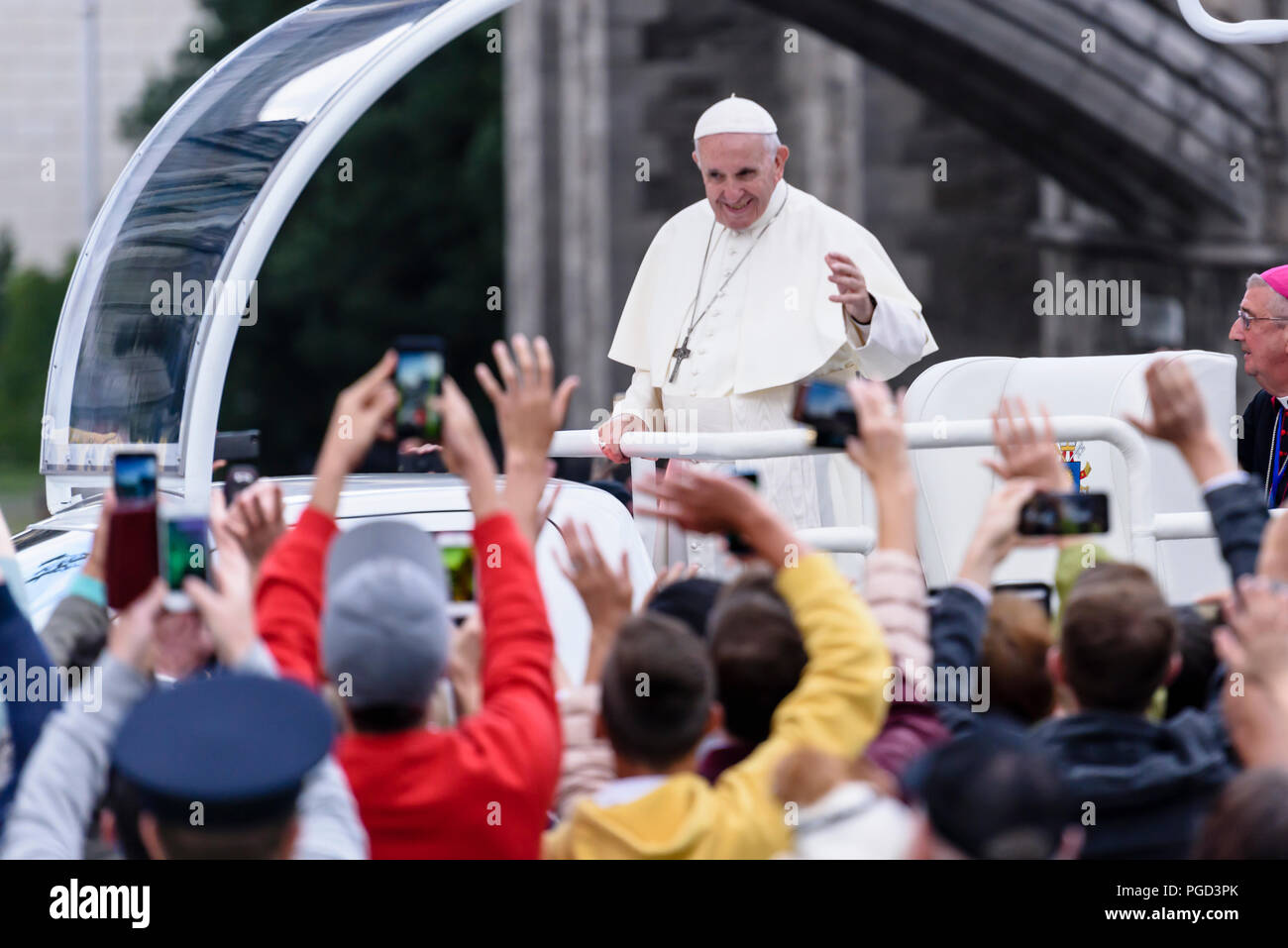 Dublin, Ireland. 25/08/2018 - Pope Francis is driven through Dublin ...