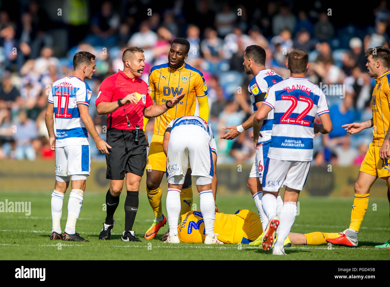 Steve martin referee hi-res stock photography and images - Alamy