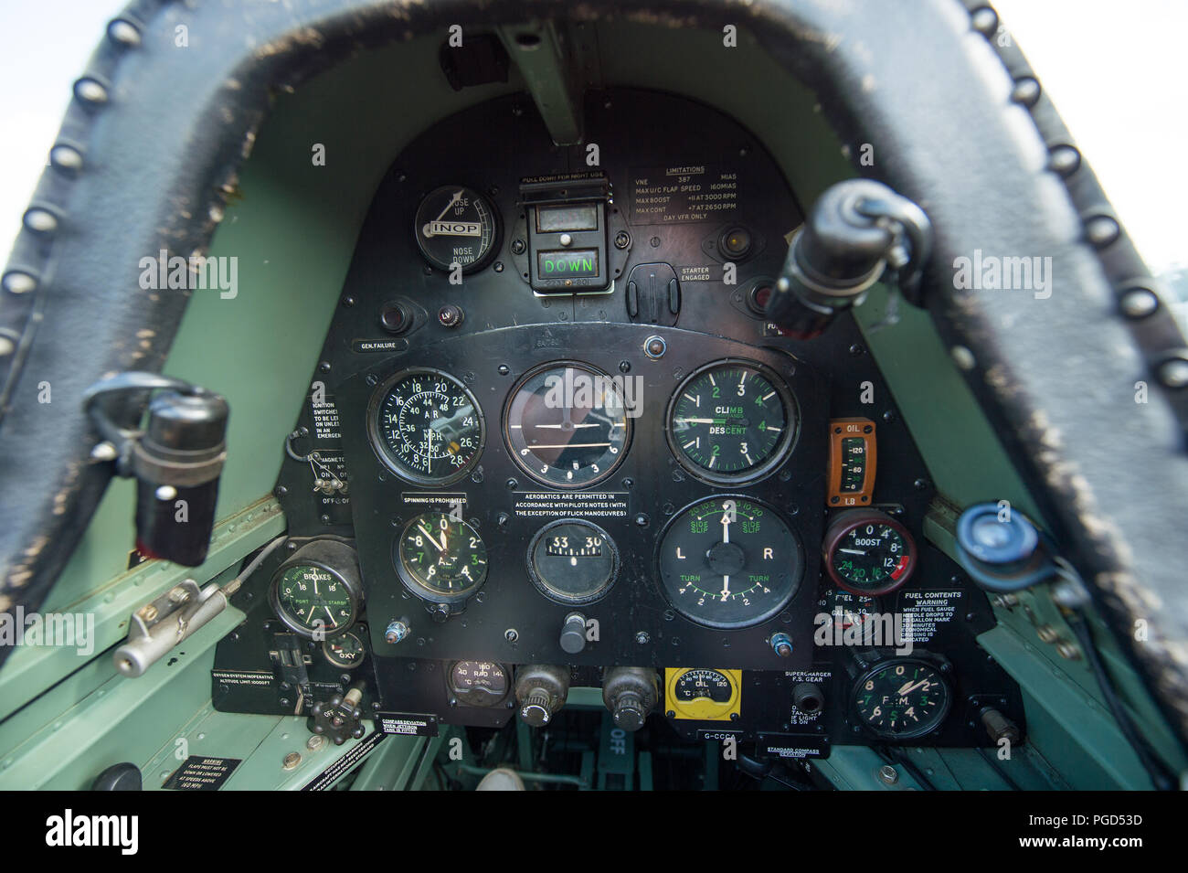 Spitfire cockpit hi-res stock photography and images - Alamy