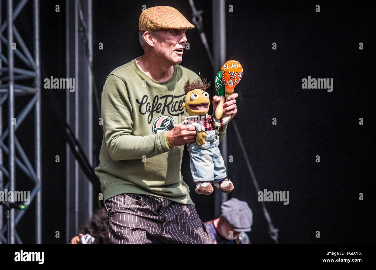 Bez happy mondays dancing hi-res stock photography and images - Alamy